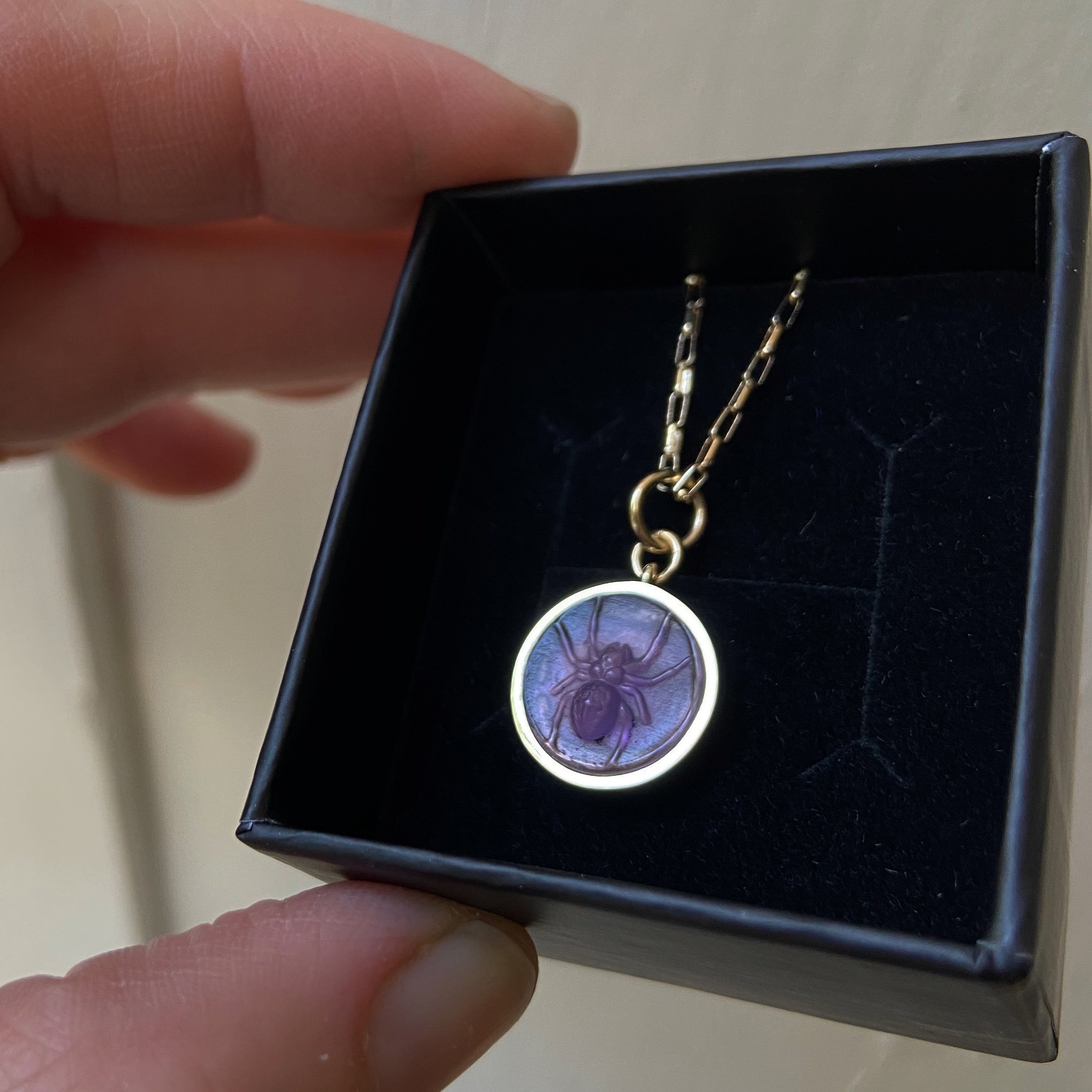 SPIDER RAISED INTAGLIO PENDANT – Talon jewelry